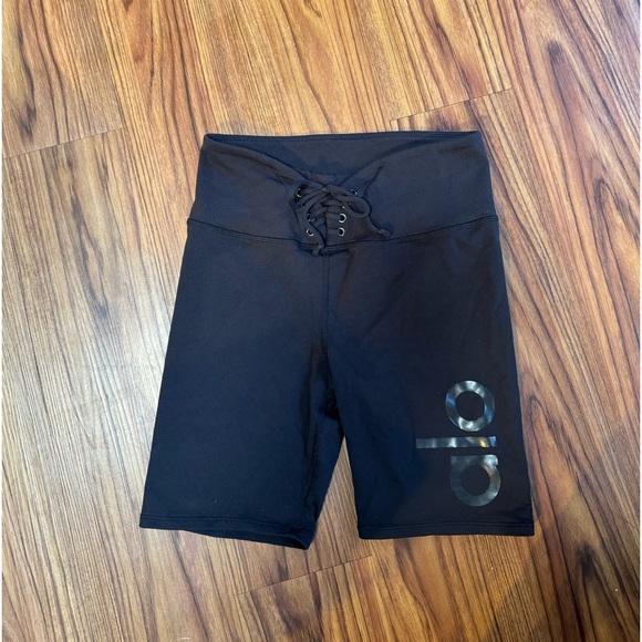 ALO Yoga | Shorts | Alo 7 Yogi Lace Up Short | Poshmark